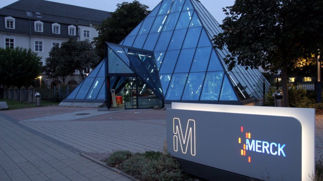 Covid-19: Merck confirme l’efficacité de son traitement 50% le risque ...